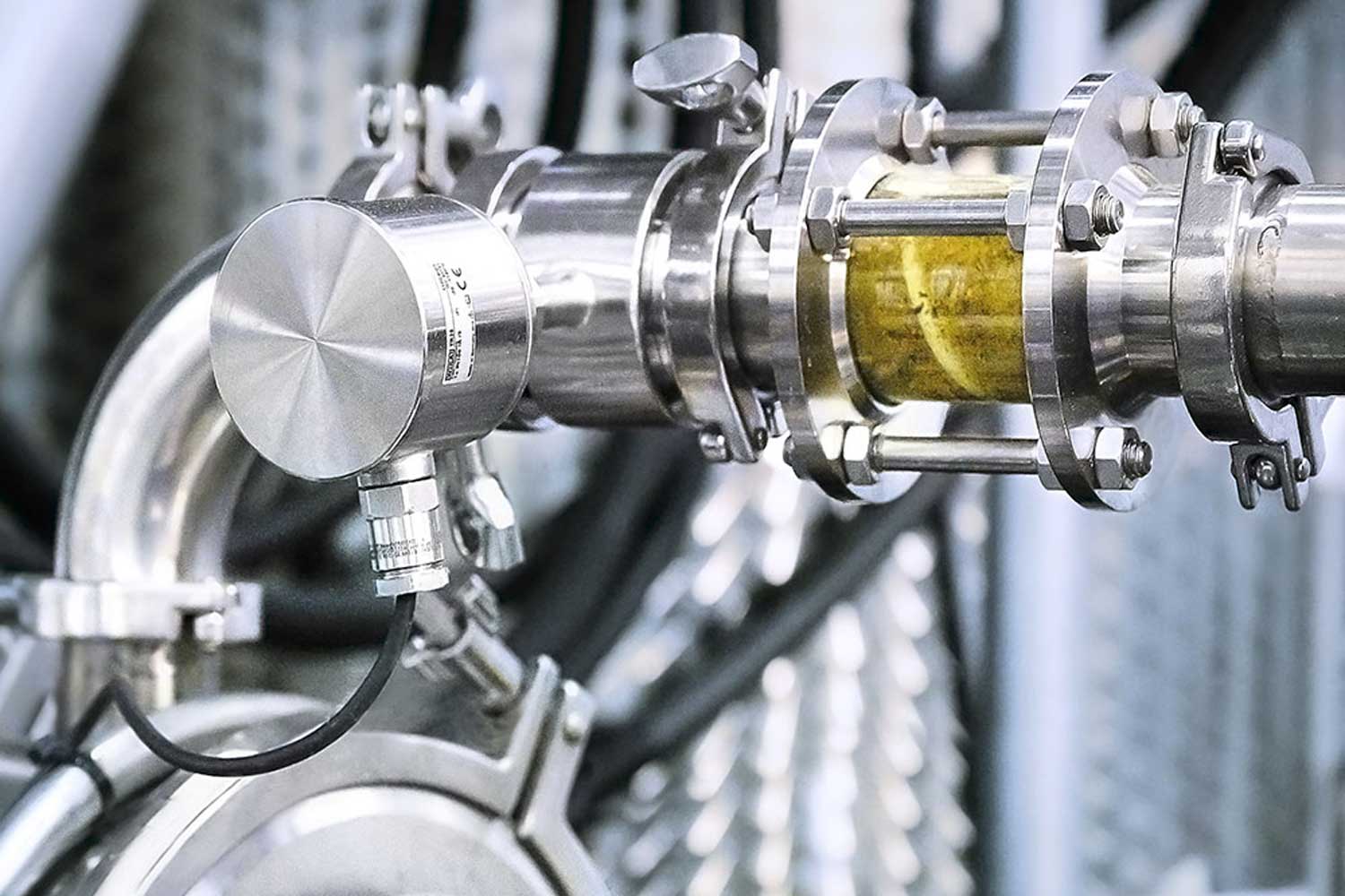 How does accelerated microwave-assisted extraction work?