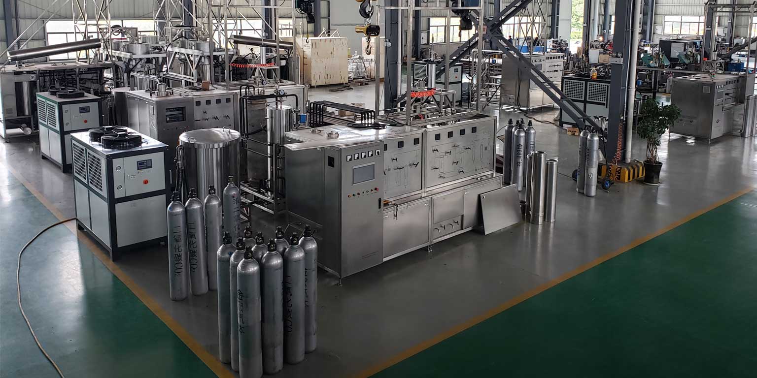 2 different extraction processes of ginger essential oil